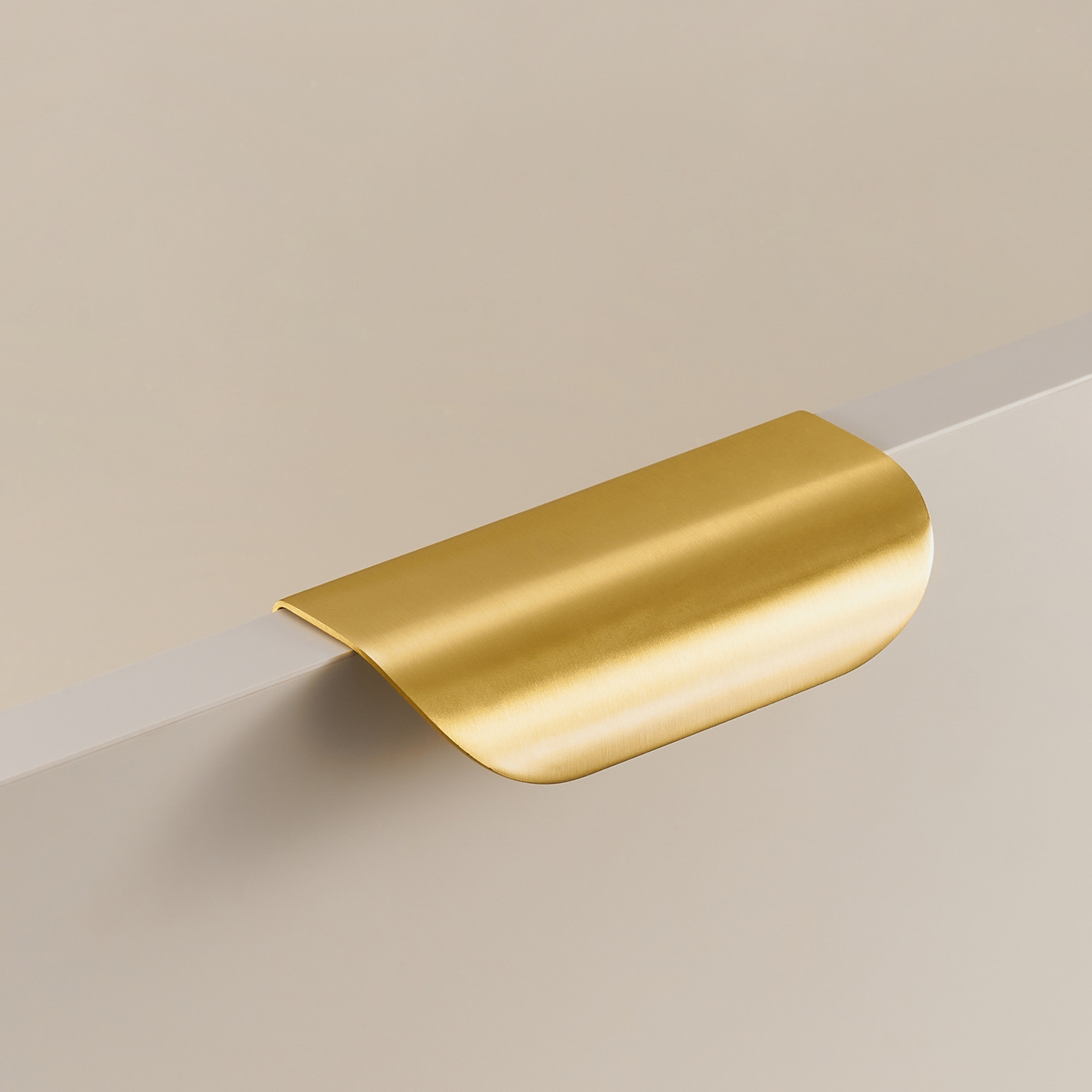MIRTO / Curved Solid Brass Edge Pull - 116mm (96mm CC) / Satin Brass ...