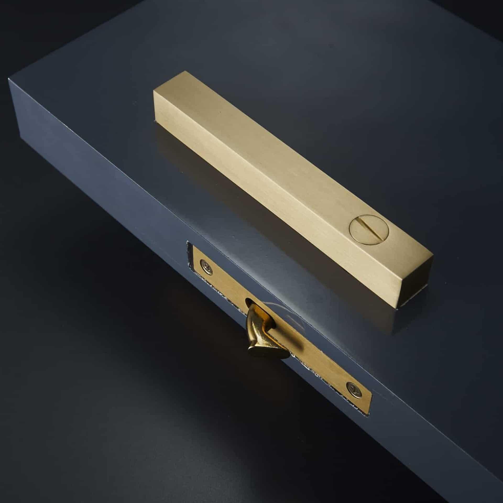 AMMOS / Sliding Door Handle & Lock Set - Handle Shop Couture